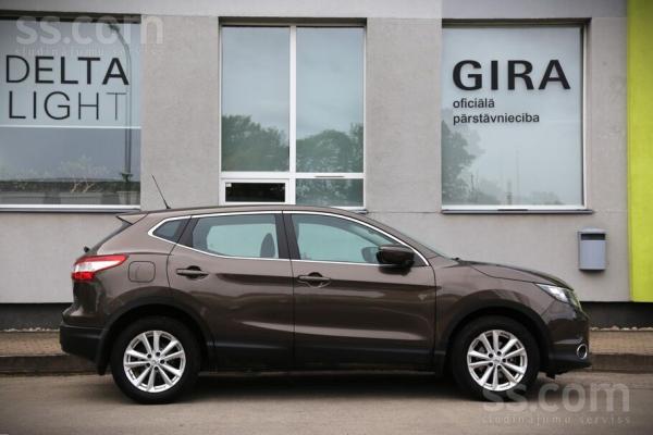 Brown Nissan Qashqai 2014 in Riga, with an engine capacity of 1.20 L and mileage of 123 thousand km for 7495 €, photo 3 on AUTOMOTO.COM.LV