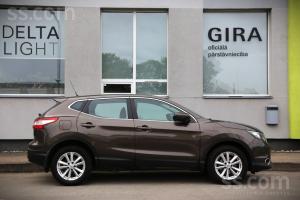 Brown Nissan Qashqai 2014 in Riga, with an engine capacity of 1.20 L and mileage of 123 thousand km for 7495 €, photo 4 on AUTOMOTO.COM.LV