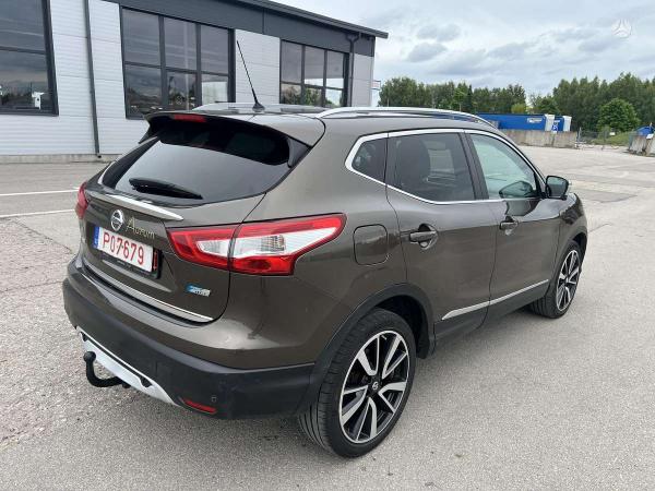 Brūns Nissan Qashqai 2014 Panevēža, ar dzinēja tilpumu 1.60 L un nobraukumu 299 tūkst. km par 7200 €, foto 3 vietnē AUTOMOTO.COM.LV