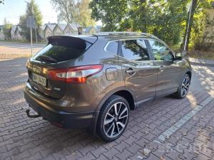 Brown Nissan Qashqai 2014 in Jekabpils, with an engine capacity of 1.60 L and mileage of 341 thousand km for 5100 €, photo 6 on AUTOMOTO.COM.LV