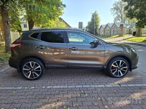 Brown Nissan Qashqai 2014 in Jekabpils, with an engine capacity of 1.60 L and mileage of 341 thousand km for 5100 €, photo 7 on AUTOMOTO.COM.LV