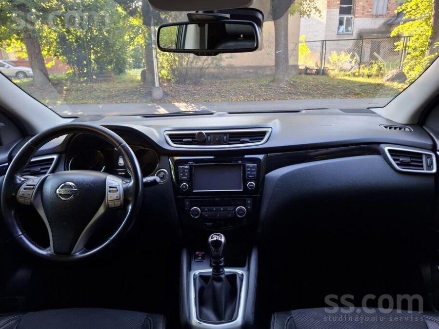 Brown Nissan Qashqai 2014 in Jekabpils, with an engine capacity of 1.60 L and mileage of 341 thousand km for 5100 €, photo 9 on AUTOMOTO.COM.LV