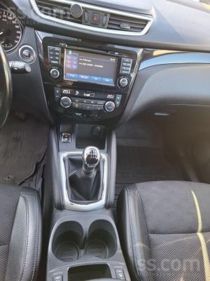 Brown Nissan Qashqai 2014 in Jekabpils, with an engine capacity of 1.60 L and mileage of 341 thousand km for 5100 €, photo 11 on AUTOMOTO.COM.LV