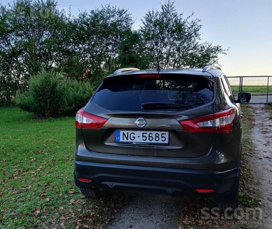 Brown Nissan Qashqai 2014 in Kuldiga, with an engine capacity of 1.60 L and mileage of 210 thousand km for 10000 €, photo 6 on AUTOMOTO.COM.LV