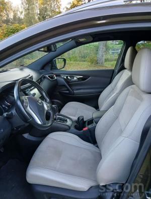Brown Nissan Qashqai 2014 in Kuldiga, with an engine capacity of 1.60 L and mileage of 210 thousand km for 10000 €, photo 8 on AUTOMOTO.COM.LV