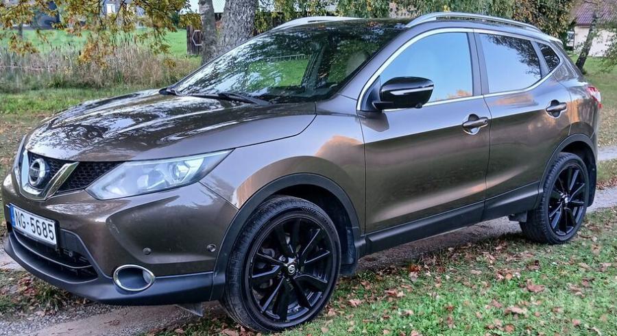 Brown Nissan Qashqai 2014 in Kuldiga, with an engine capacity of 1.60 L and mileage of 210 thousand km for 10000 €, photo 12 on AUTOMOTO.COM.LV