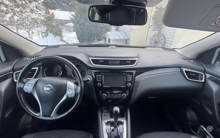 Brown Nissan Qashqai 2015 in Klaipeda, with an engine capacity of 1.20 L and mileage of 118 thousand km for 8500 €, photo 5 on AUTOMOTO.COM.LV