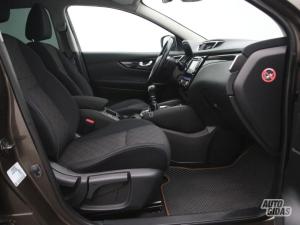 Brown Nissan Qashqai 2015 in Vilnius, with an engine capacity of 1.20 L and mileage of 134 thousand km for 9599 €, photo 14 on AUTOMOTO.COM.LV