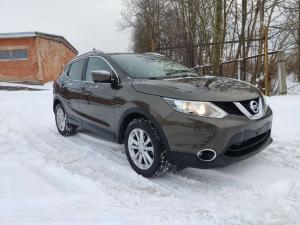 Brown Nissan Qashqai 2015 in Ukmerge, with an engine capacity of 1.20 L and mileage of 230 thousand km for 7750 €, photo 4 on AUTOMOTO.COM.LV