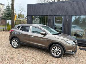 Brown Nissan Qashqai 2015 in Riga, with an engine capacity of 1.50 L and mileage of 180 thousand km for 6700 €, photo 4 on AUTOMOTO.COM.LV