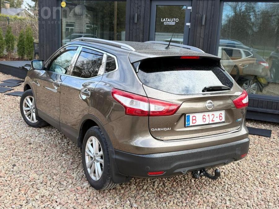 Brown Nissan Qashqai 2015 in Riga, with an engine capacity of 1.50 L and mileage of 180 thousand km for 6700 €, photo 7 on AUTOMOTO.COM.LV