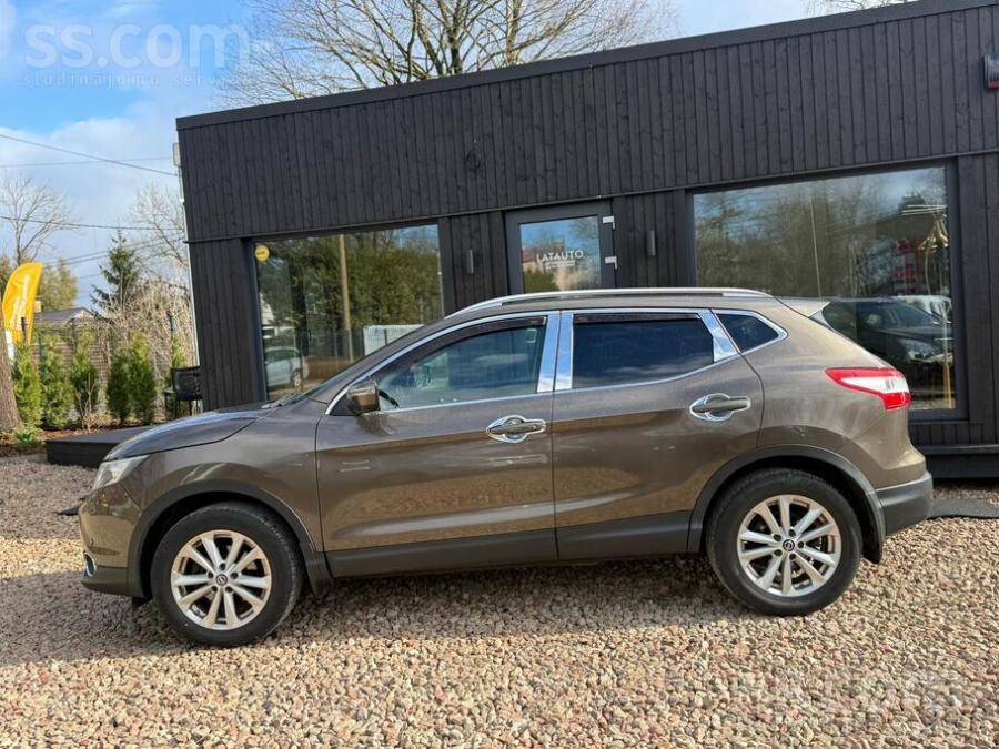 Brown Nissan Qashqai 2015 in Riga, with an engine capacity of 1.50 L and mileage of 180 thousand km for 6700 €, photo 9 on AUTOMOTO.COM.LV