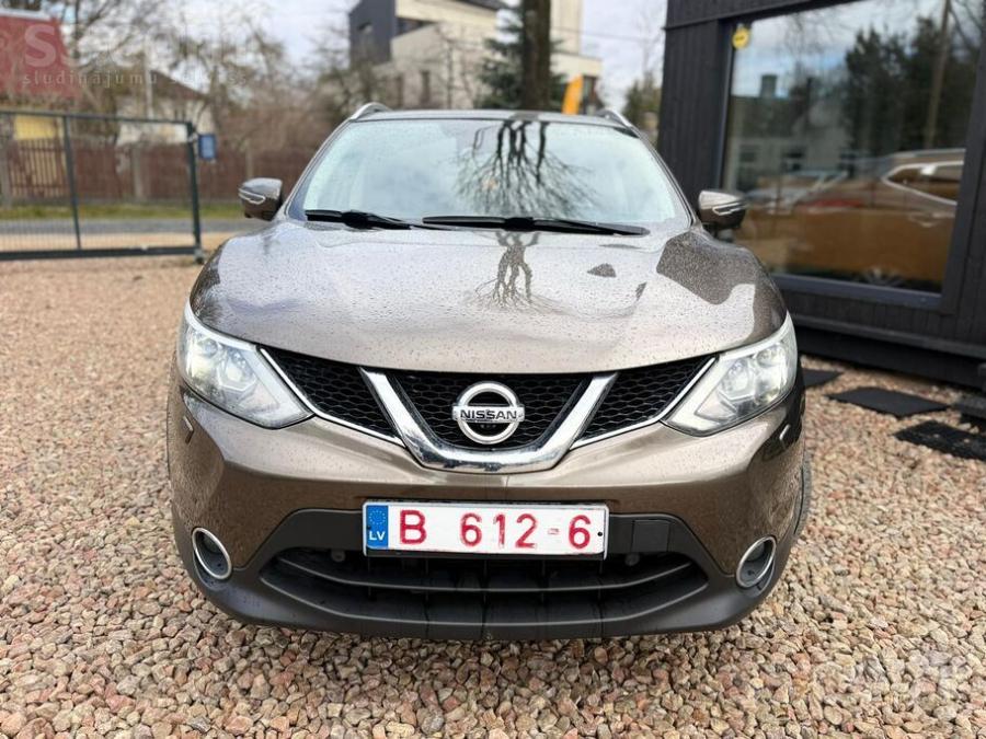 Brown Nissan Qashqai 2015 in Riga, with an engine capacity of 1.50 L and mileage of 180 thousand km for 6700 €, photo 11 on AUTOMOTO.COM.LV