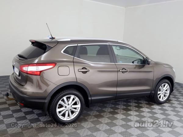 Brown Nissan Qashqai 2015 in Tallinn, with an engine capacity of 1.20 L and mileage of 209 thousand km for 4499 €, photo 3 on AUTOMOTO.COM.LV