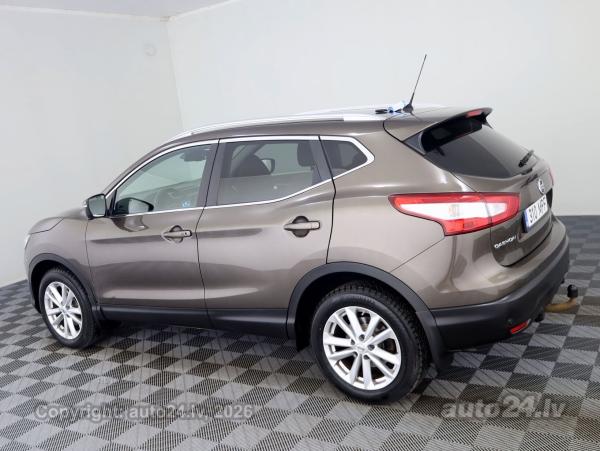 Brown Nissan Qashqai 2015 in Tallinn, with an engine capacity of 1.20 L and mileage of 209 thousand km for 4499 €, photo 4 on AUTOMOTO.COM.LV