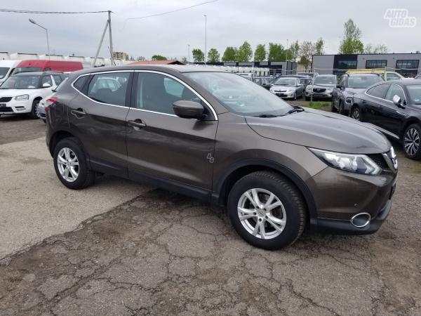 Brown Nissan Qashqai 2015 in Kaunas, with an engine capacity of 1.20 L and mileage of 209 thousand km for 6999 €, photo 4 on AUTOMOTO.COM.LV