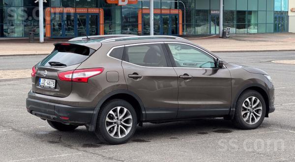 Brūns Nissan Qashqai 2015 Rīga, ar dzinēja tilpumu 1.60 L un nobraukumu 184 tūkst. km par 8870 €, foto 4 vietnē AUTOMOTO.COM.LV