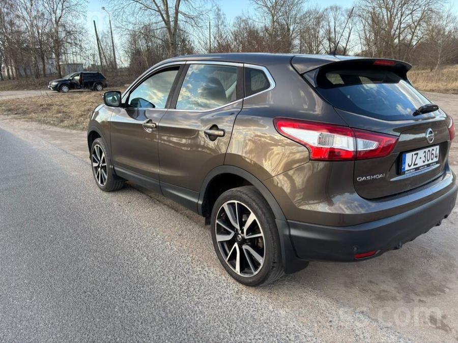 Brūns Nissan Qashqai 2015 Rīga, ar dzinēja tilpumu 1.20 L un nobraukumu 192 tūkst. km par 7500 €, foto 4 vietnē AUTOMOTO.COM.LV