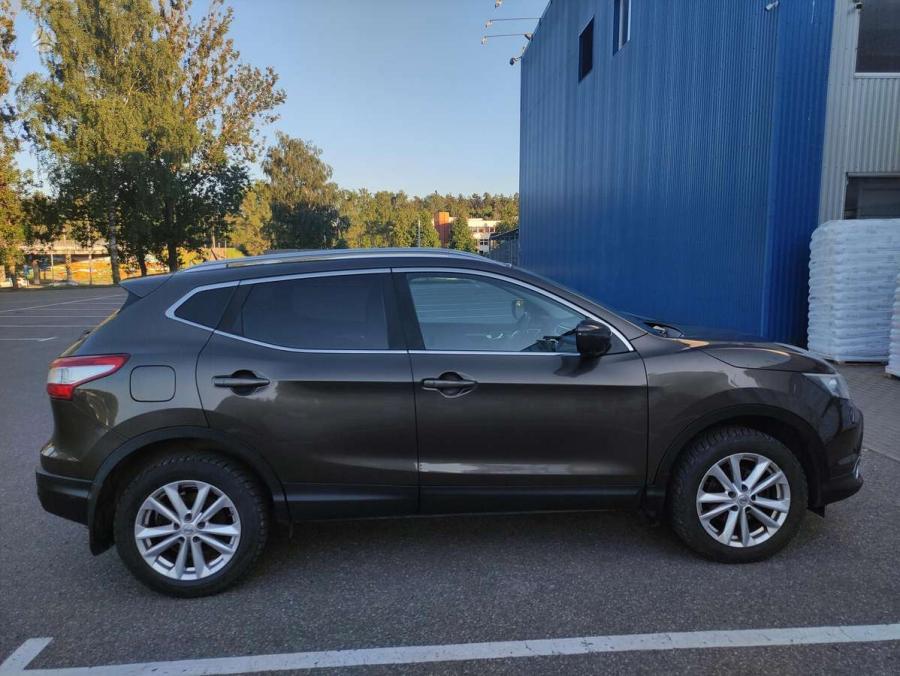 Brūns Nissan Qashqai 2015 Viļņa, ar dzinēja tilpumu 1.60 L un nobraukumu 191 tūkst. km par 9550 €, foto 4 vietnē AUTOMOTO.COM.LV
