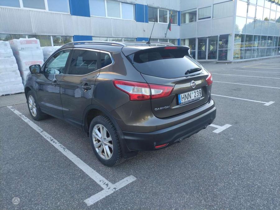 Brūns Nissan Qashqai 2015 Viļņa, ar dzinēja tilpumu 1.60 L un nobraukumu 191 tūkst. km par 9550 €, foto 6 vietnē AUTOMOTO.COM.LV