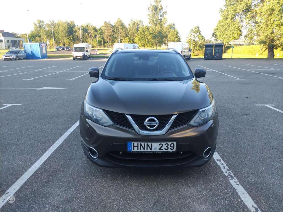 Brūns Nissan Qashqai 2015 Viļņa, ar dzinēja tilpumu 1.60 L un nobraukumu 191 tūkst. km par 9550 €, foto 8 vietnē AUTOMOTO.COM.LV