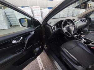 Brūns Nissan Qashqai 2015 Viļņa, ar dzinēja tilpumu 1.60 L un nobraukumu 191 tūkst. km par 9550 €, foto 9 vietnē AUTOMOTO.COM.LV