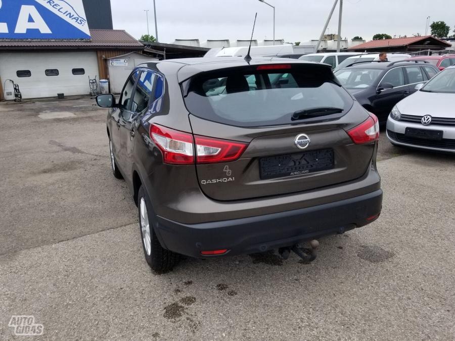 Brown Nissan Qashqai 2015 in Kaunas, with an engine capacity of 1.20 L and mileage of 209 thousand km for 5999 €, photo 8 on AUTOMOTO.COM.LV