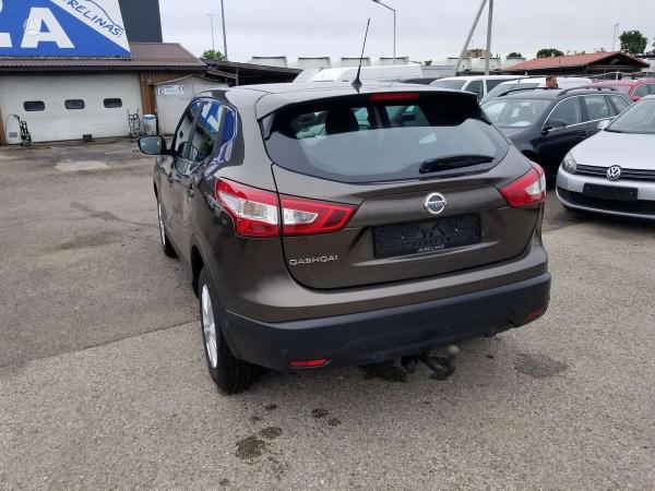 Brown Nissan Qashqai 2015 in Kaunas, with an engine capacity of 1.20 L and mileage of 209 thousand km for 5999 €, photo 7 on AUTOMOTO.COM.LV