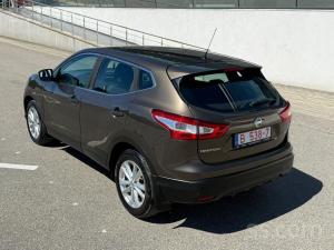 Brown Nissan Qashqai 2015 in Riga, with an engine capacity of 1.50 L and mileage of 209 thousand km for 6700 €, photo 5 on AUTOMOTO.COM.LV