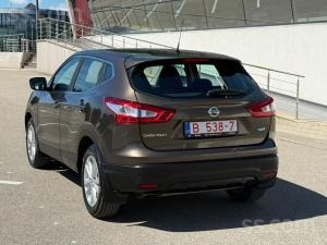Brown Nissan Qashqai 2015 in Riga, with an engine capacity of 1.50 L and mileage of 209 thousand km for 6700 €, photo 7 on AUTOMOTO.COM.LV