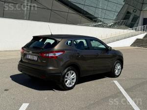 Brown Nissan Qashqai 2015 in Riga, with an engine capacity of 1.50 L and mileage of 209 thousand km for 6700 €, photo 8 on AUTOMOTO.COM.LV