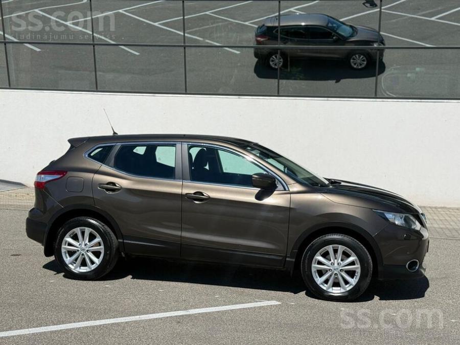 Brown Nissan Qashqai 2015 in Riga, with an engine capacity of 1.50 L and mileage of 209 thousand km for 6700 €, photo 9 on AUTOMOTO.COM.LV