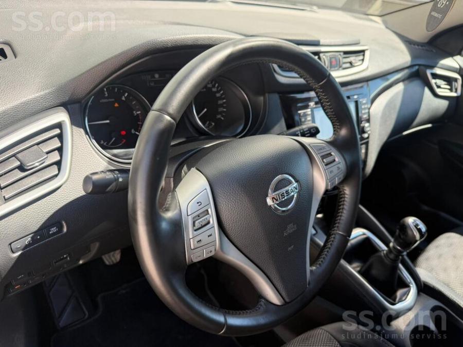 Brown Nissan Qashqai 2015 in Riga, with an engine capacity of 1.50 L and mileage of 209 thousand km for 6700 €, photo 12 on AUTOMOTO.COM.LV