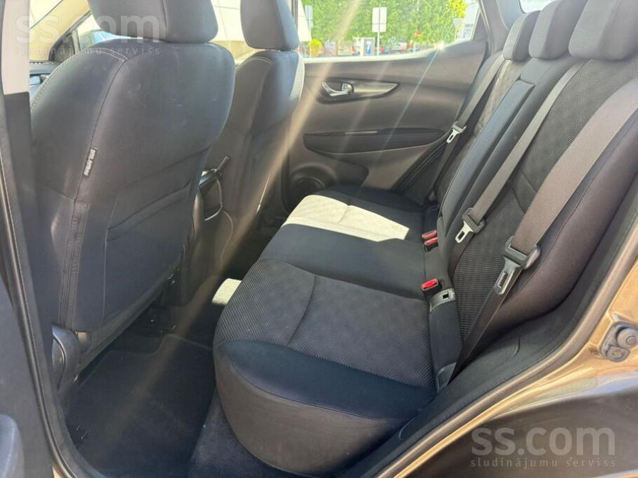 Brown Nissan Qashqai 2015 in Riga, with an engine capacity of 1.50 L and mileage of 209 thousand km for 6700 €, photo 16 on AUTOMOTO.COM.LV