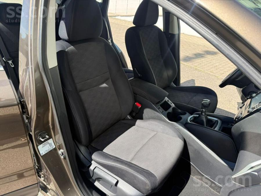 Brown Nissan Qashqai 2015 in Riga, with an engine capacity of 1.50 L and mileage of 209 thousand km for 6700 €, photo 18 on AUTOMOTO.COM.LV