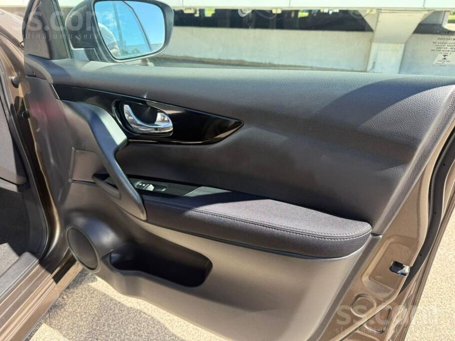 Brown Nissan Qashqai 2015 in Riga, with an engine capacity of 1.50 L and mileage of 209 thousand km for 6700 €, photo 20 on AUTOMOTO.COM.LV