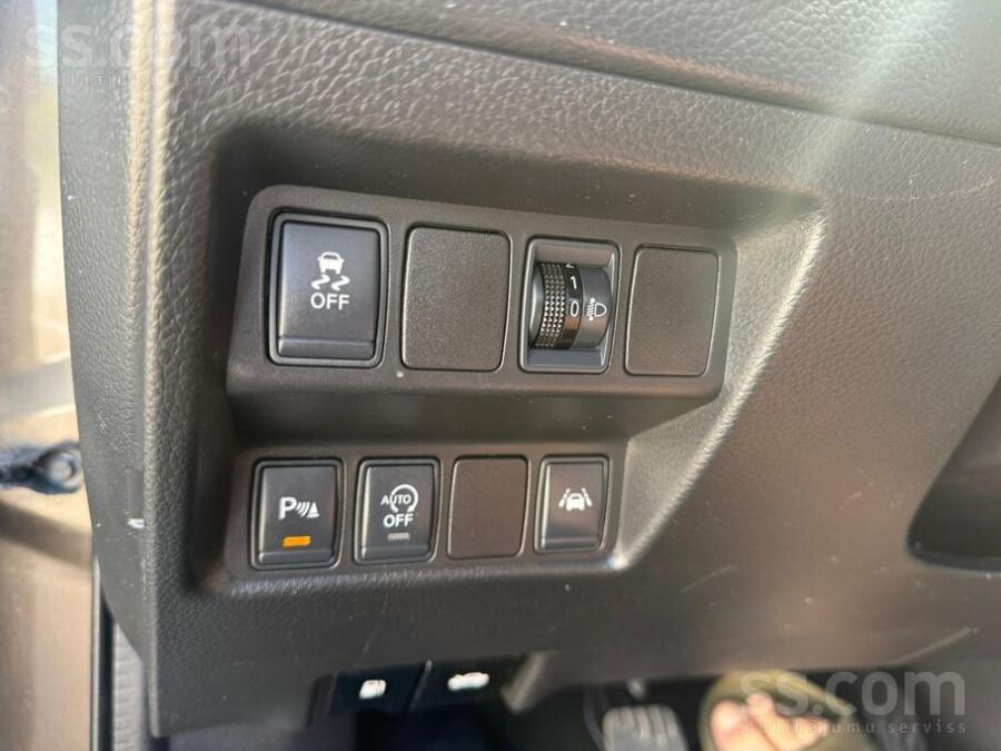 Brown Nissan Qashqai 2015 in Riga, with an engine capacity of 1.50 L and mileage of 209 thousand km for 6700 €, photo 21 on AUTOMOTO.COM.LV