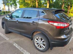 Brown Nissan Qashqai 2015 in Kaunas, with an engine capacity of 1.46 L and mileage of 179 thousand km for 7500 €, photo 5 on AUTOMOTO.COM.LV