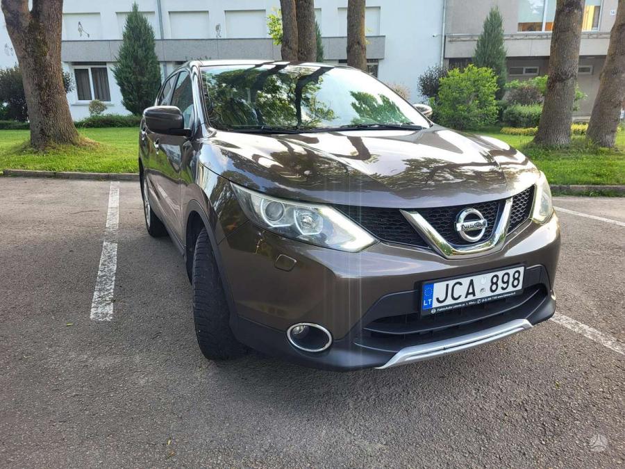 Brown Nissan Qashqai 2015 in Kaunas, with an engine capacity of 1.46 L and mileage of 179 thousand km for 7500 €, photo 6 on AUTOMOTO.COM.LV
