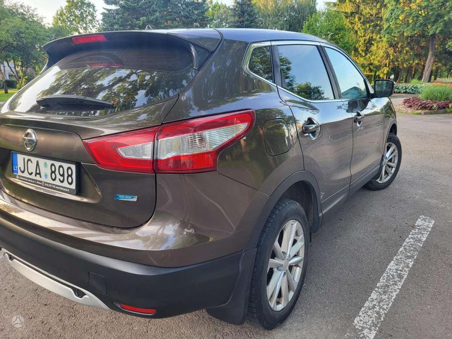Brown Nissan Qashqai 2015 in Kaunas, with an engine capacity of 1.46 L and mileage of 179 thousand km for 7500 €, photo 7 on AUTOMOTO.COM.LV