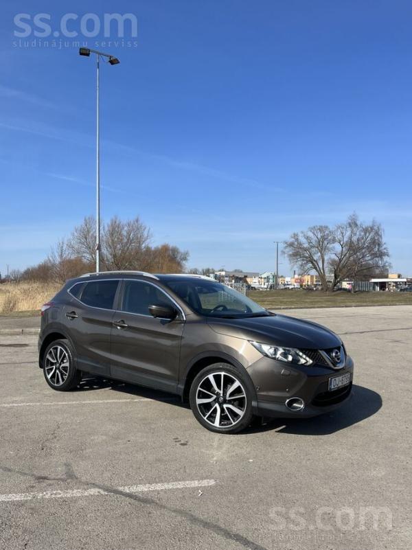 Brown Nissan Qashqai 2015 in Riga, with an engine capacity of 1.60 L and mileage of 0 thousand km for 11850 €, photo 4 on AUTOMOTO.COM.LV