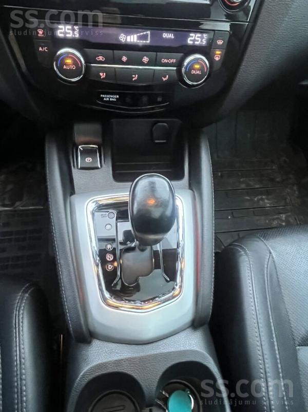 Brown Nissan Qashqai 2015 in Riga, with an engine capacity of 1.60 L and mileage of 0 thousand km for 11850 €, photo 10 on AUTOMOTO.COM.LV