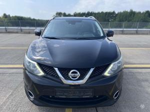 Brown Nissan Qashqai 2015 in Vilnius, with an engine capacity of 1.60 L and mileage of 153 thousand km for 8999 €, photo 3 on AUTOMOTO.COM.LV