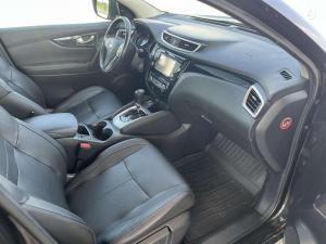 Brown Nissan Qashqai 2015 in Vilnius, with an engine capacity of 1.60 L and mileage of 153 thousand km for 8999 €, photo 13 on AUTOMOTO.COM.LV