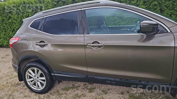 Brown Nissan Qashqai 2015 in Riga, with an engine capacity of 1.50 L and mileage of 113 thousand km for 9250 €, photo 4 on AUTOMOTO.COM.LV