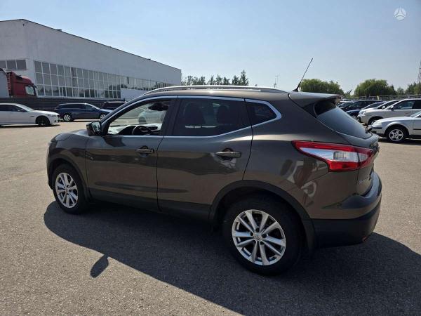 Brown Nissan Qashqai 2015 in Marijampole, with an engine capacity of 1.46 L and mileage of 149 thousand km for 8400 €, photo 5 on AUTOMOTO.COM.LV