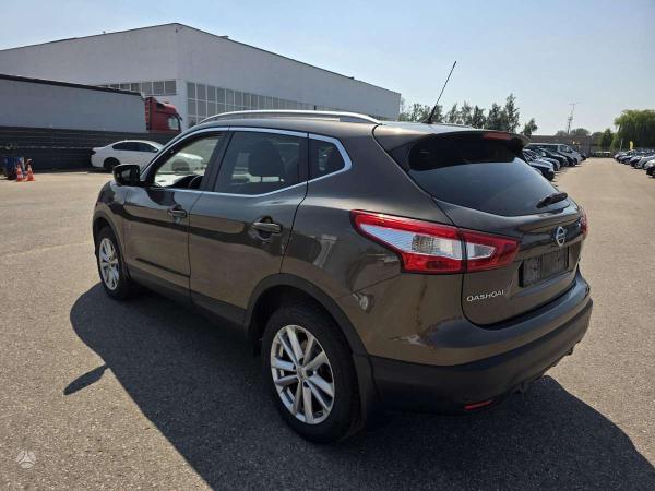 Brown Nissan Qashqai 2015 in Marijampole, with an engine capacity of 1.46 L and mileage of 149 thousand km for 8400 €, photo 6 on AUTOMOTO.COM.LV