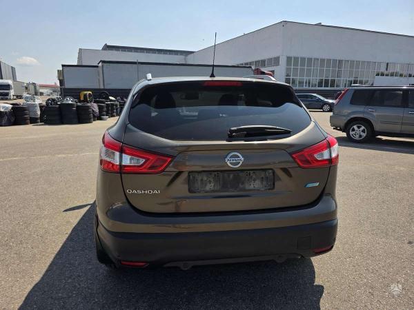 Brown Nissan Qashqai 2015 in Marijampole, with an engine capacity of 1.46 L and mileage of 149 thousand km for 8400 €, photo 8 on AUTOMOTO.COM.LV