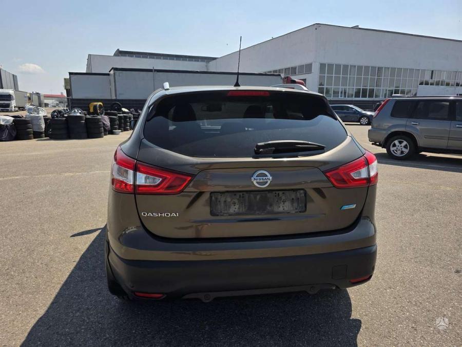 Brown Nissan Qashqai 2015 in Marijampole, with an engine capacity of 1.46 L and mileage of 149 thousand km for 8400 €, photo 9 on AUTOMOTO.COM.LV