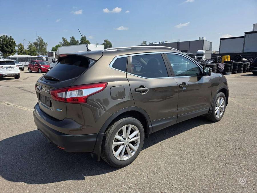 Brown Nissan Qashqai 2015 in Marijampole, with an engine capacity of 1.46 L and mileage of 149 thousand km for 8400 €, photo 12 on AUTOMOTO.COM.LV